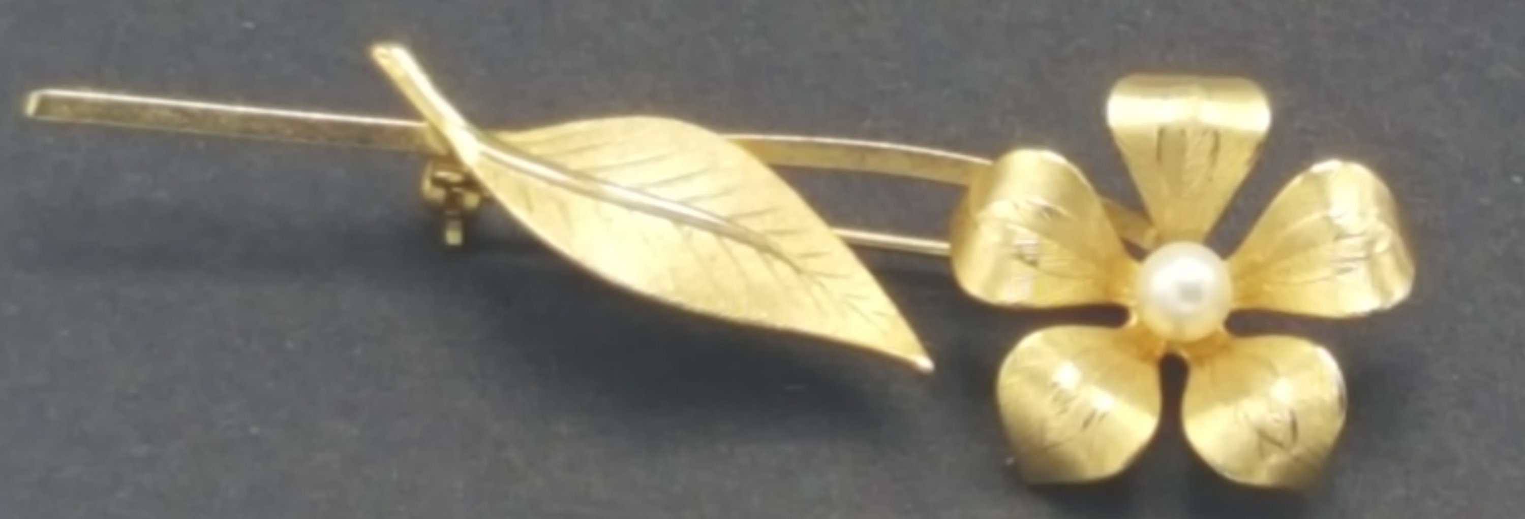 Vintage Gold-tone Flower Pin - Etsy