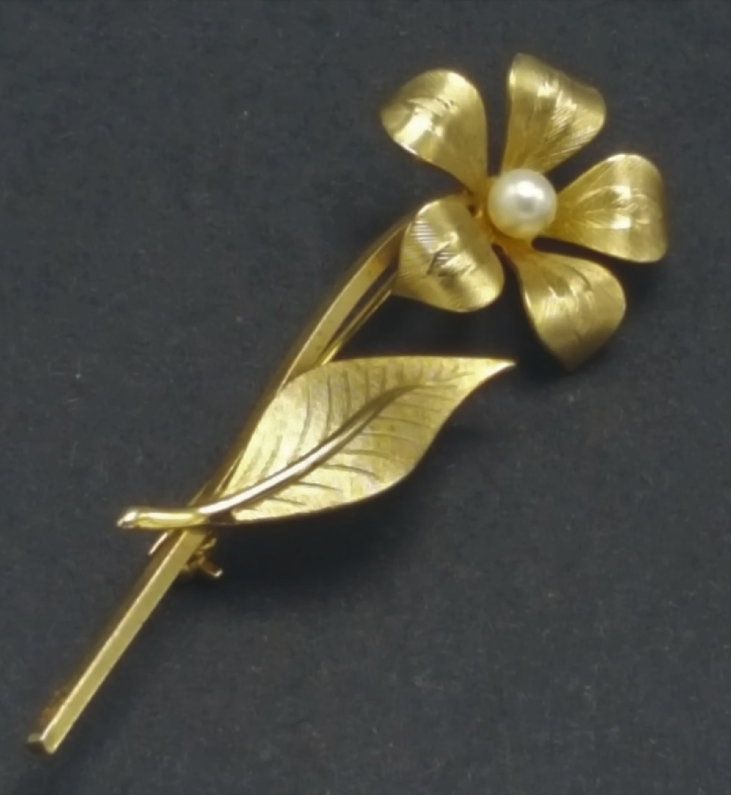 Vintage Gold-tone Flower Pin - Etsy
