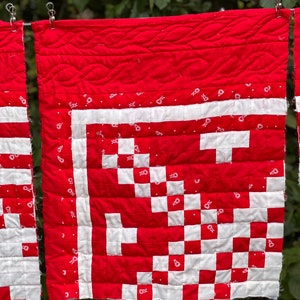 B Christmas Red and White Patchwork Quilt Piece, Patchwork Quilt, Red ...