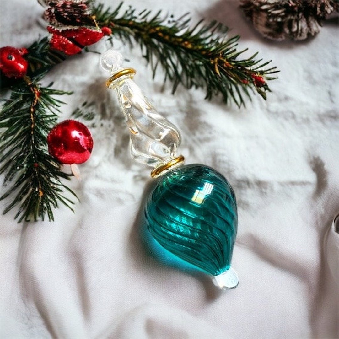 Genzary Green Ribbed Glass With 14K Gold Ornament for Christmas Tree ...