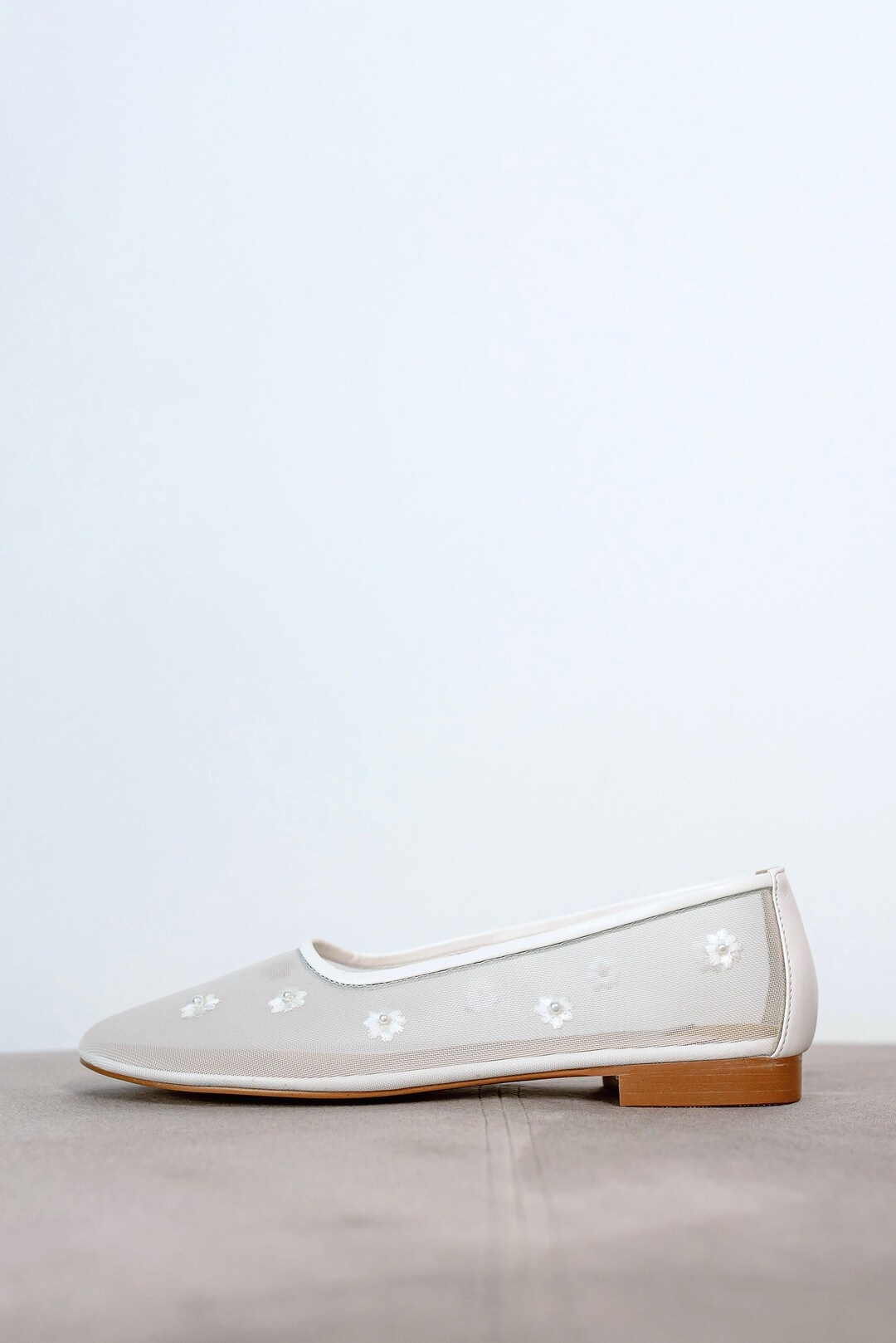 White Mesh Wedding Flats With Floral Camomile Embroidery and Almond Toe ...