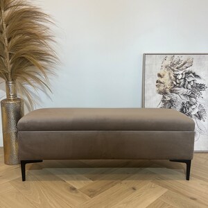 Contemporary Chic: Modern Storage Ottoman With Versatile Functionality ...