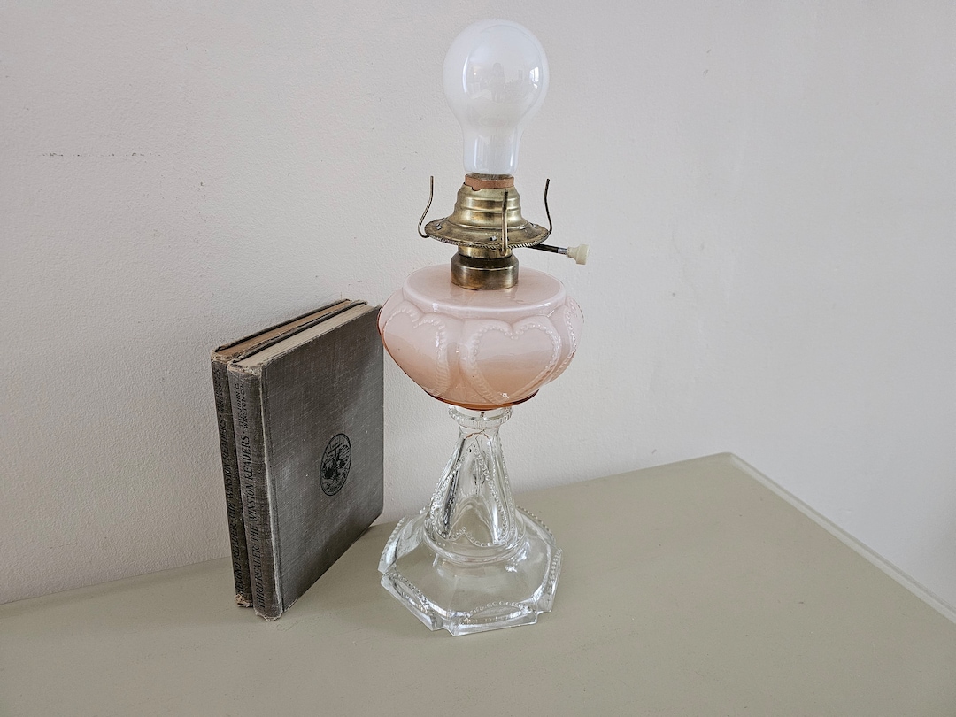 Antique Findlay Pink Heart Glass 3-way Switch Lamp | Beaded Queen of ...