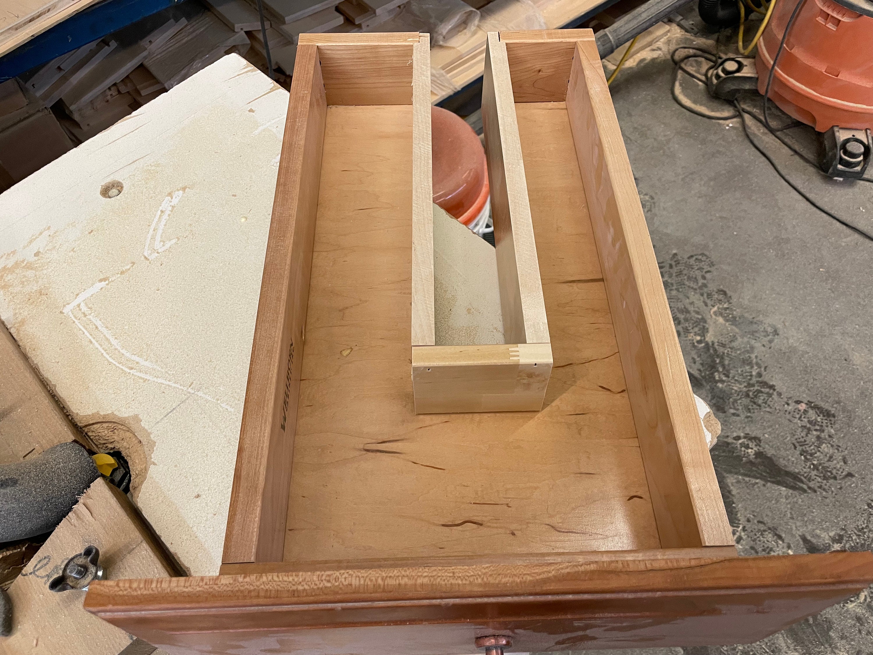 Sink Tandem U Shape Drawer With Soft Close Side Mounted Slides ...