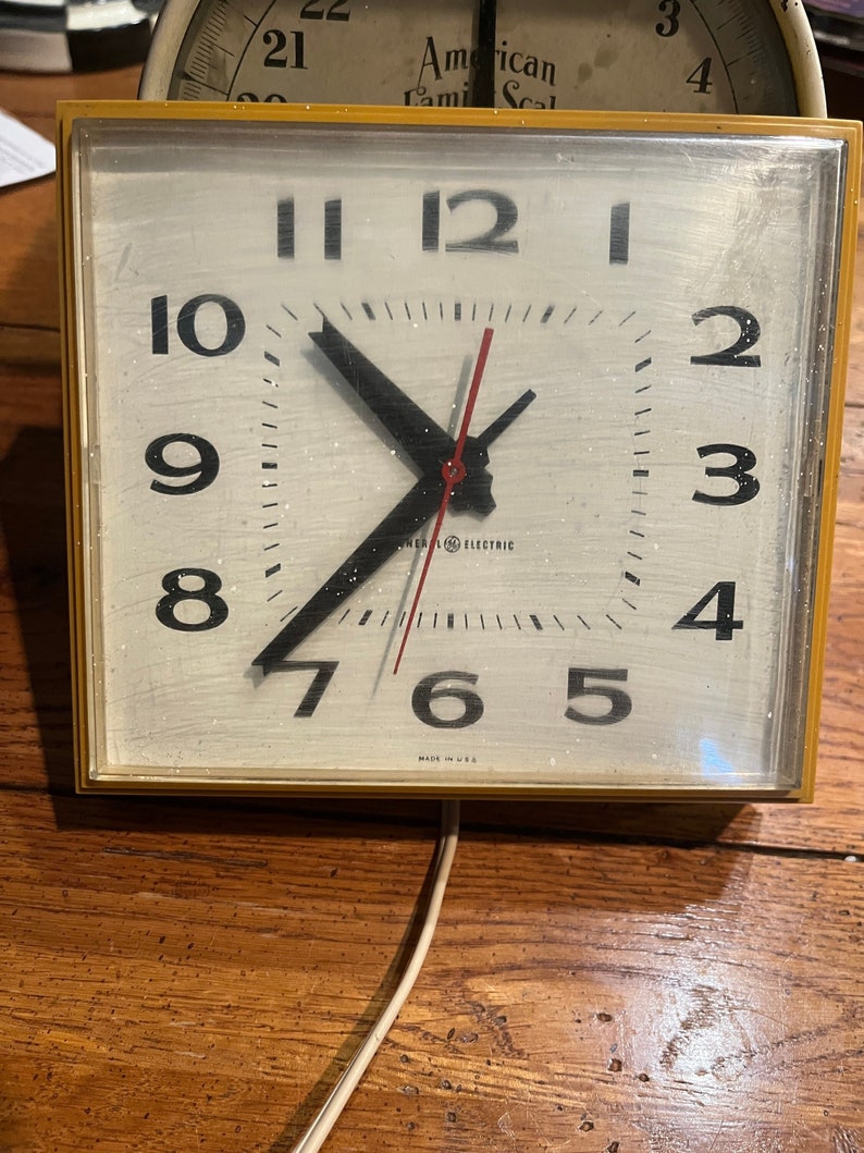Vintage General Electric MCM Clock - Etsy