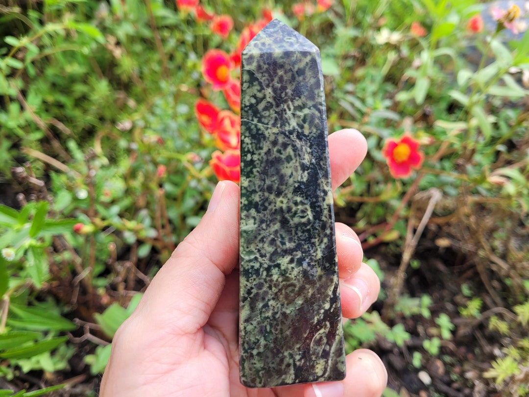 Serpentine Tower 4.25" (105mm) Green Crystal Point / Serpent Rock Stone ...