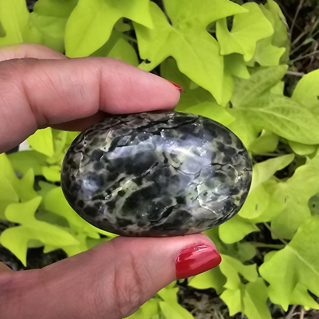 Serpentine Palm Stone 2.1" Worry Pocket Green Mineral Crystal Root ...