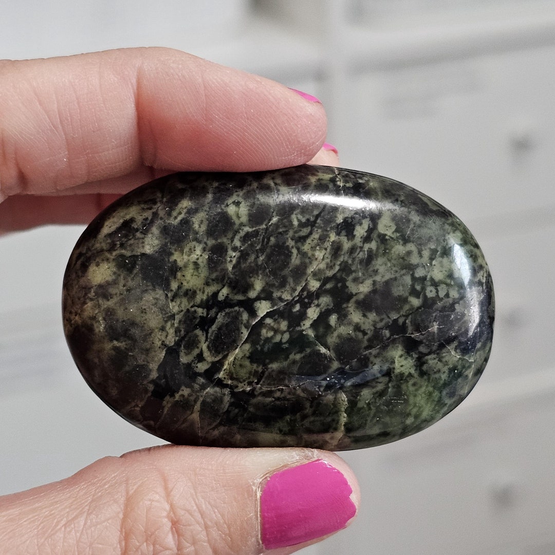 Green Serpentine Palm Stone 2.2" Snake Crystal Healing Crystals Mineral ...