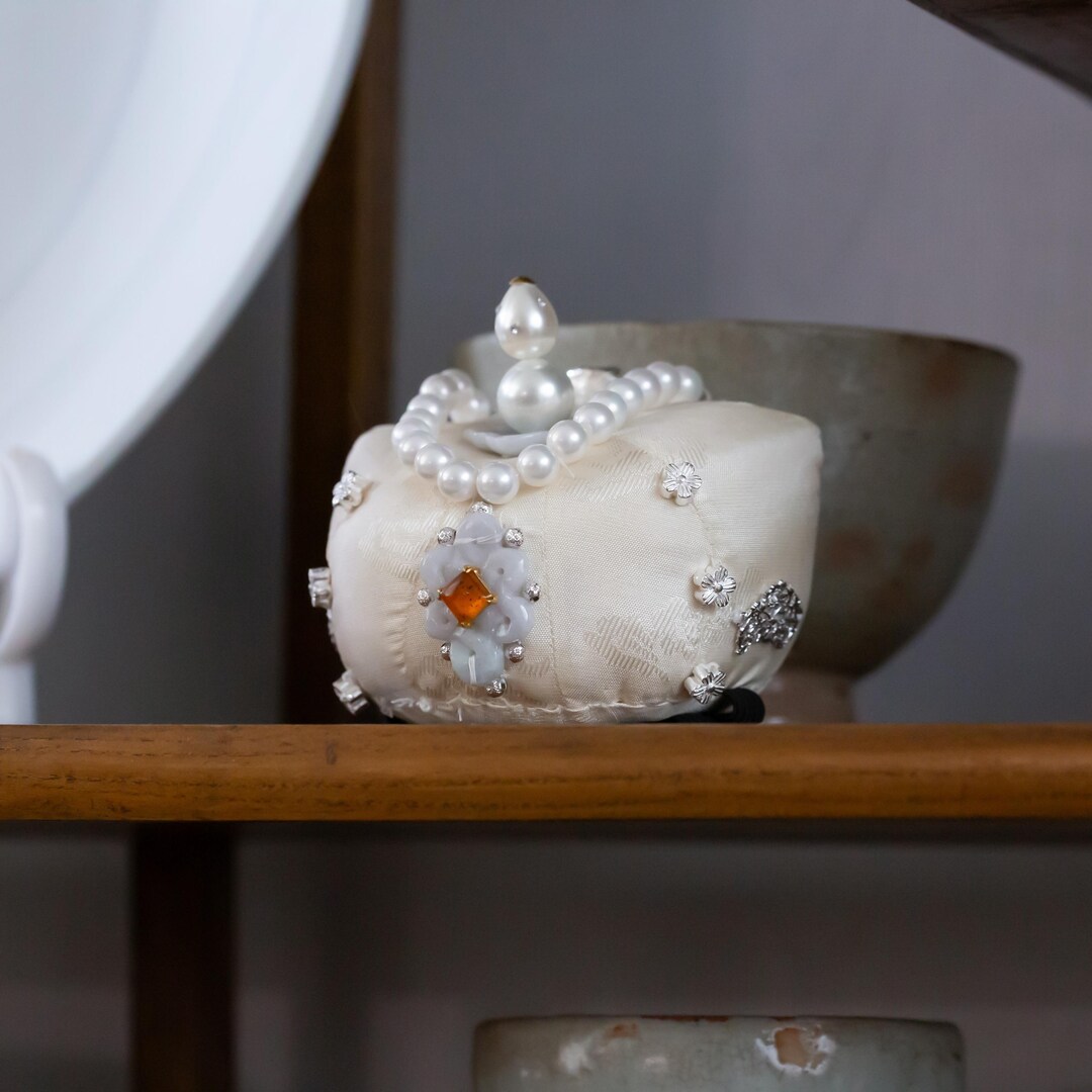 White Jokduri 족두리 Seoul Korean Art - High Quality Authentic Jewelry ...