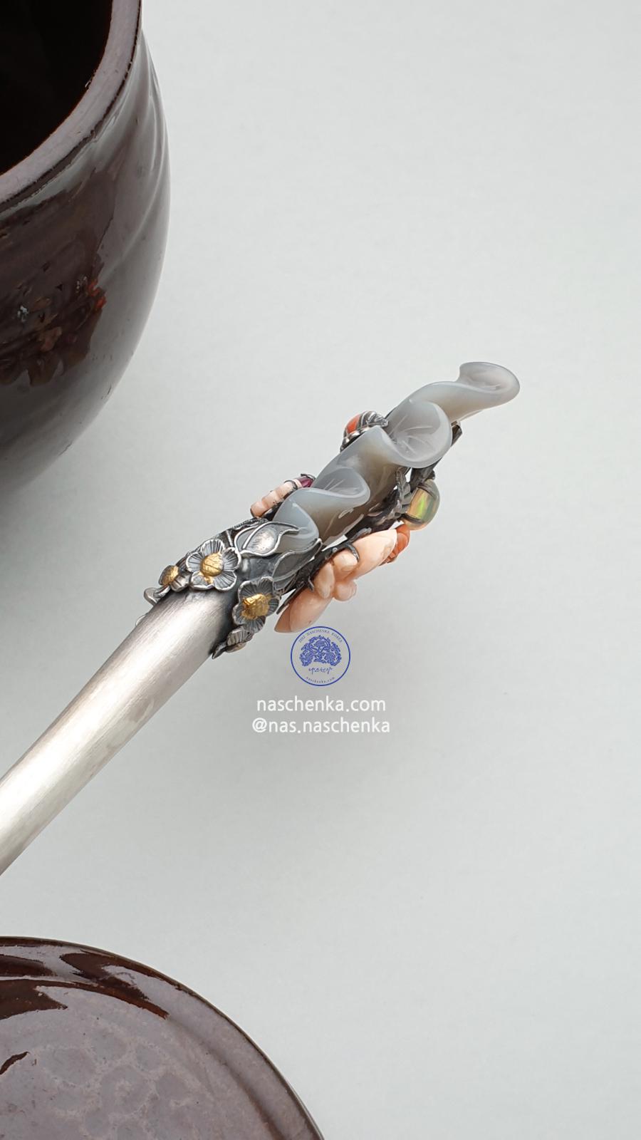 Binyeo – the Traditional Korean Hairpin Worn in a Chignon Handcrafted ...
