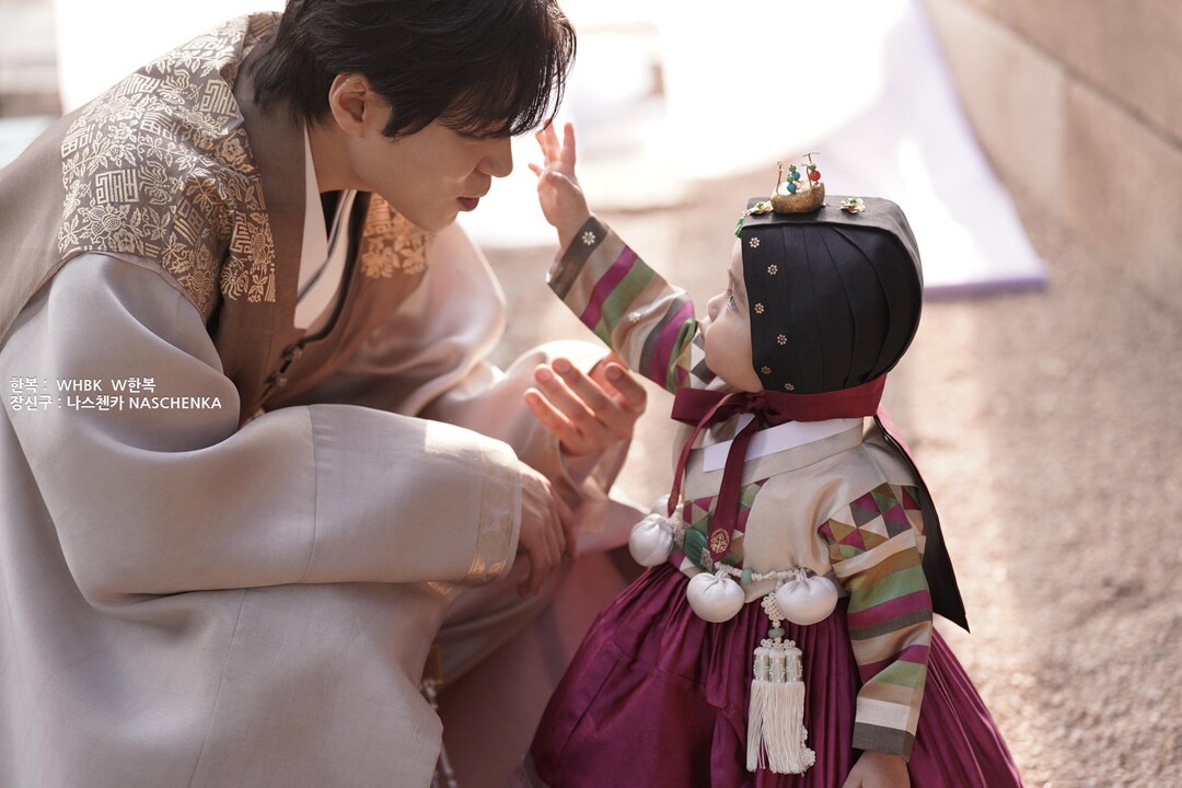 Korean Royal Heritage High-end Jewelry: NASCHENKA Korean Cheopji Hanbok ...