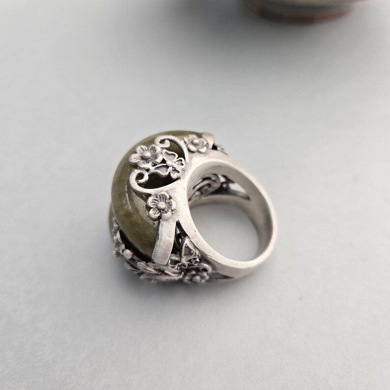 Khaki Jade Sterling Silver Ring • Handmade Korean Hanbok Jewelry - Etsy