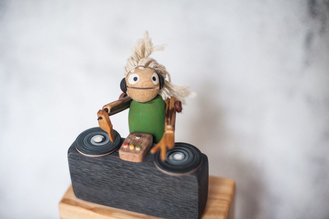 Wooden DJ Automate Handcrafted. Kinetic Sculpture Automaton - Etsy
