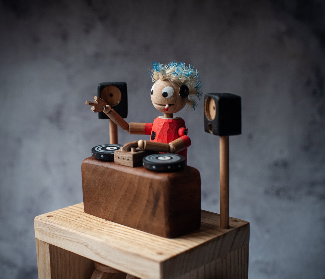 Wooden DJ Automaton Handcrafted. Kinetic Sculpture, Automata Mechanical ...