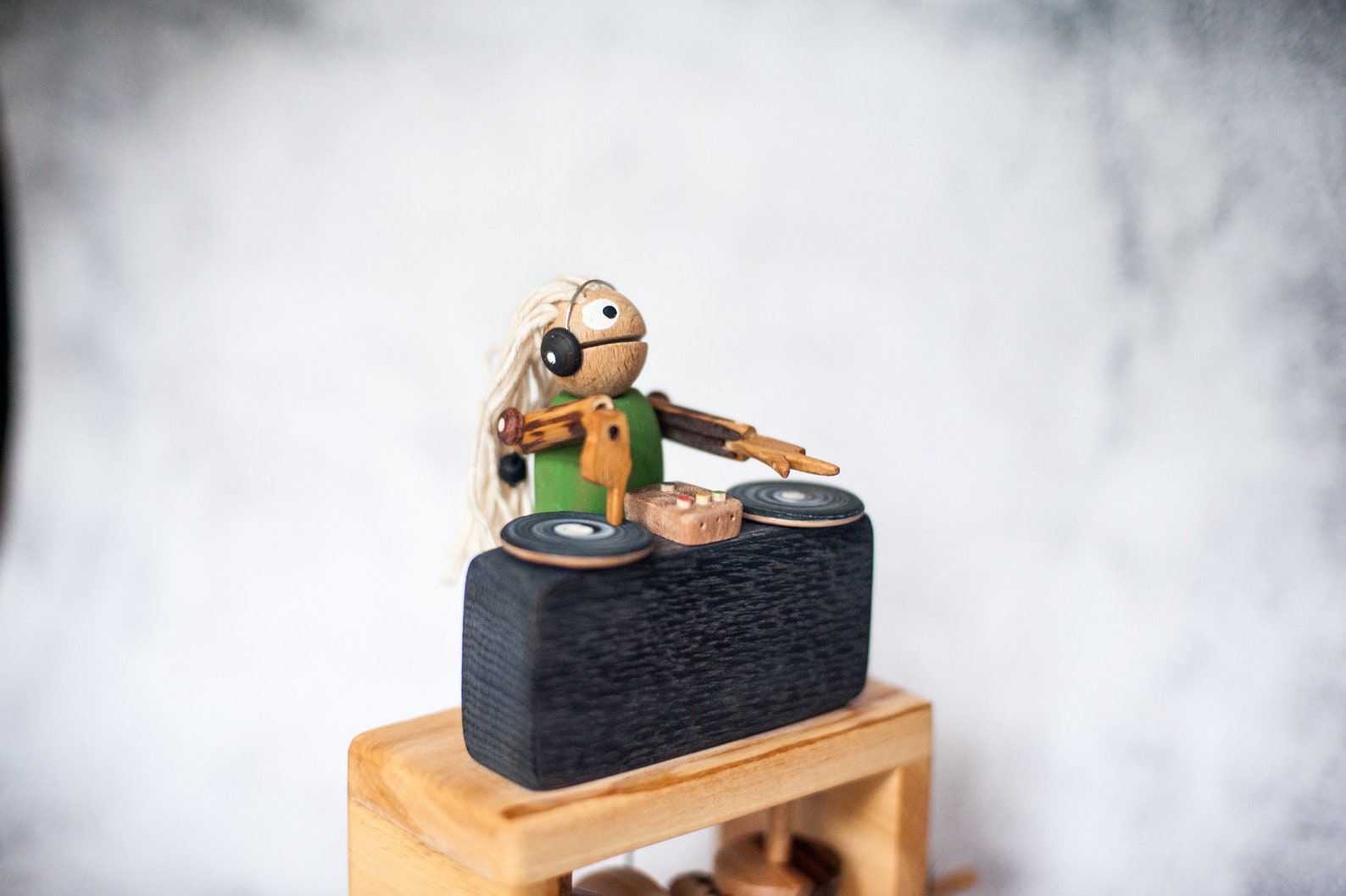 Wooden DJ Automate Handcrafted. Kinetic Sculpture Automaton - Etsy