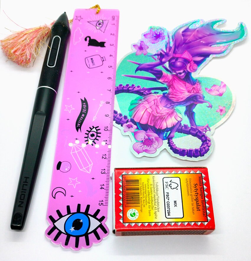 Holographic Gamer Queen Alien Sticker - Etsy