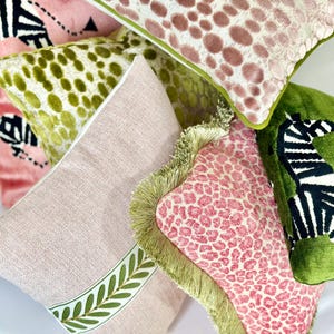 Luxurious Custom Designer Pink Cheetah Spotted Pillow Cover With Green ...