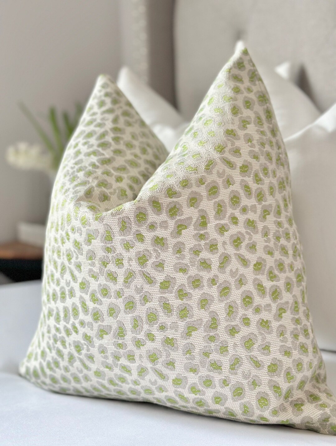 Green Cheetah Decorative Throw Pillow Cover , Modern Leopard Throw ...