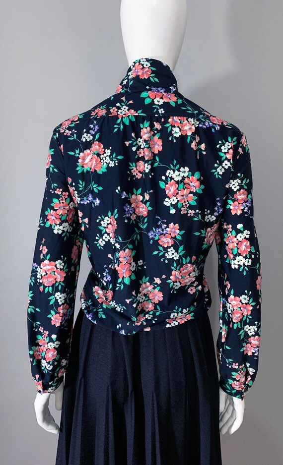 1970s Women's Pink & Black Floral Drawstring Top - Gem