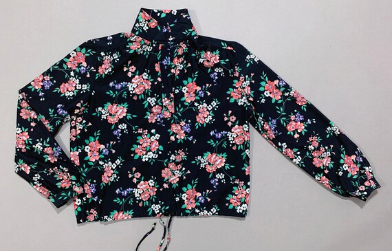 1970s Women's Pink & Black Floral Drawstring Top - Gem
