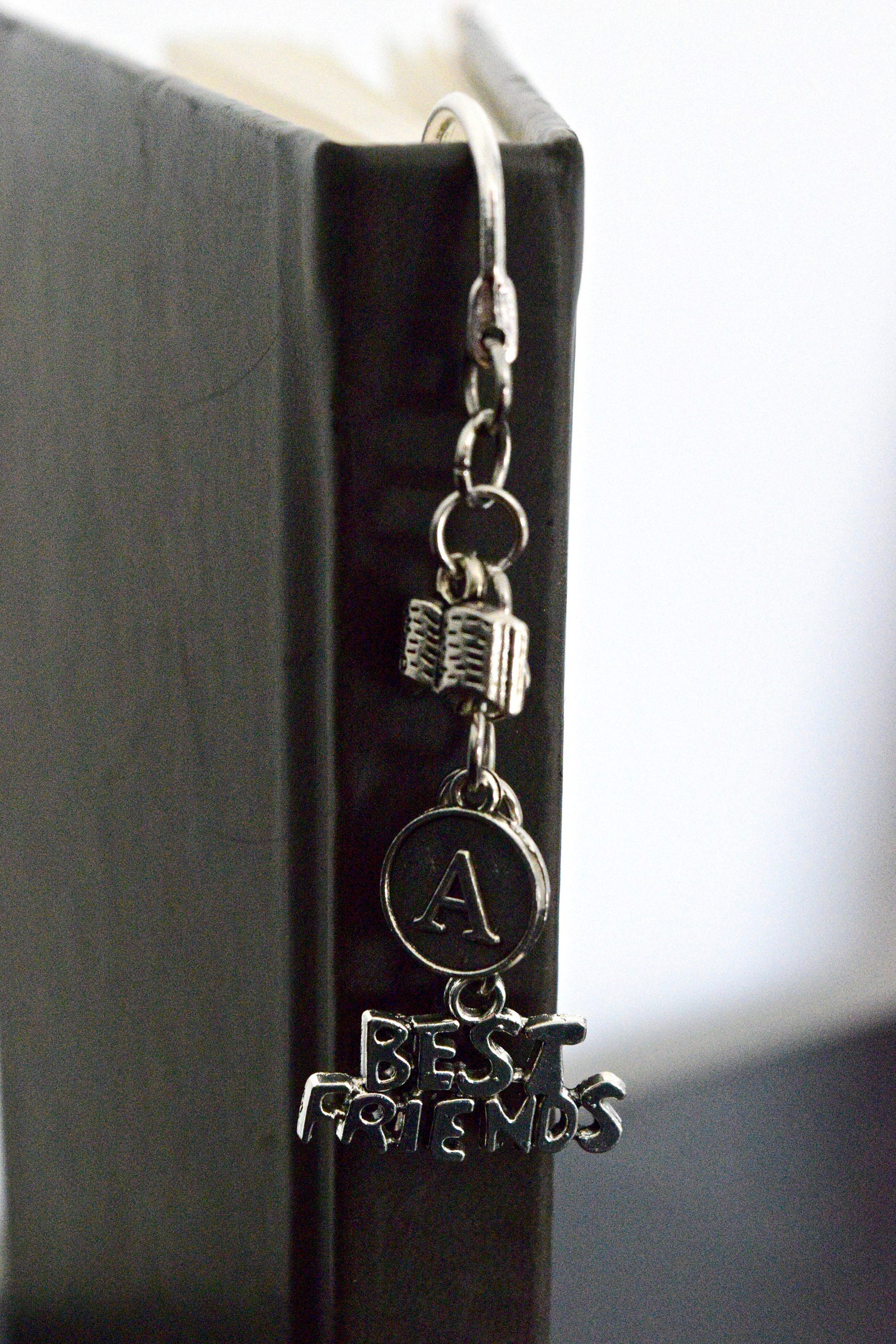 Best Friends Theme Unique Bookmark Perfect for the avid - Etsy.de