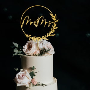 Round Floral Wedding Cake Topper Custom Cake Topper Personalized Name ...