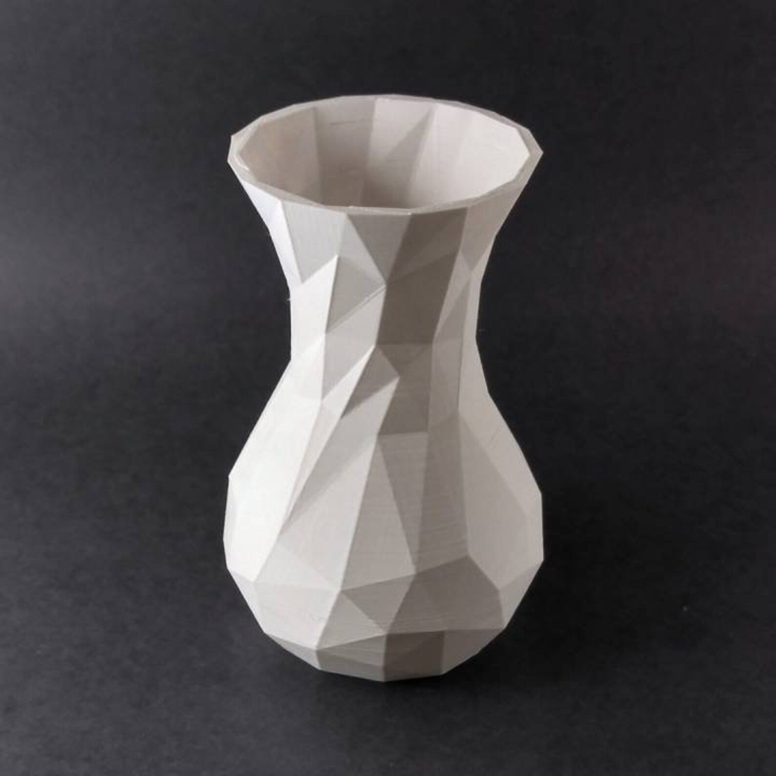 Low Poly Vase - by Steve Dakh - Etsy