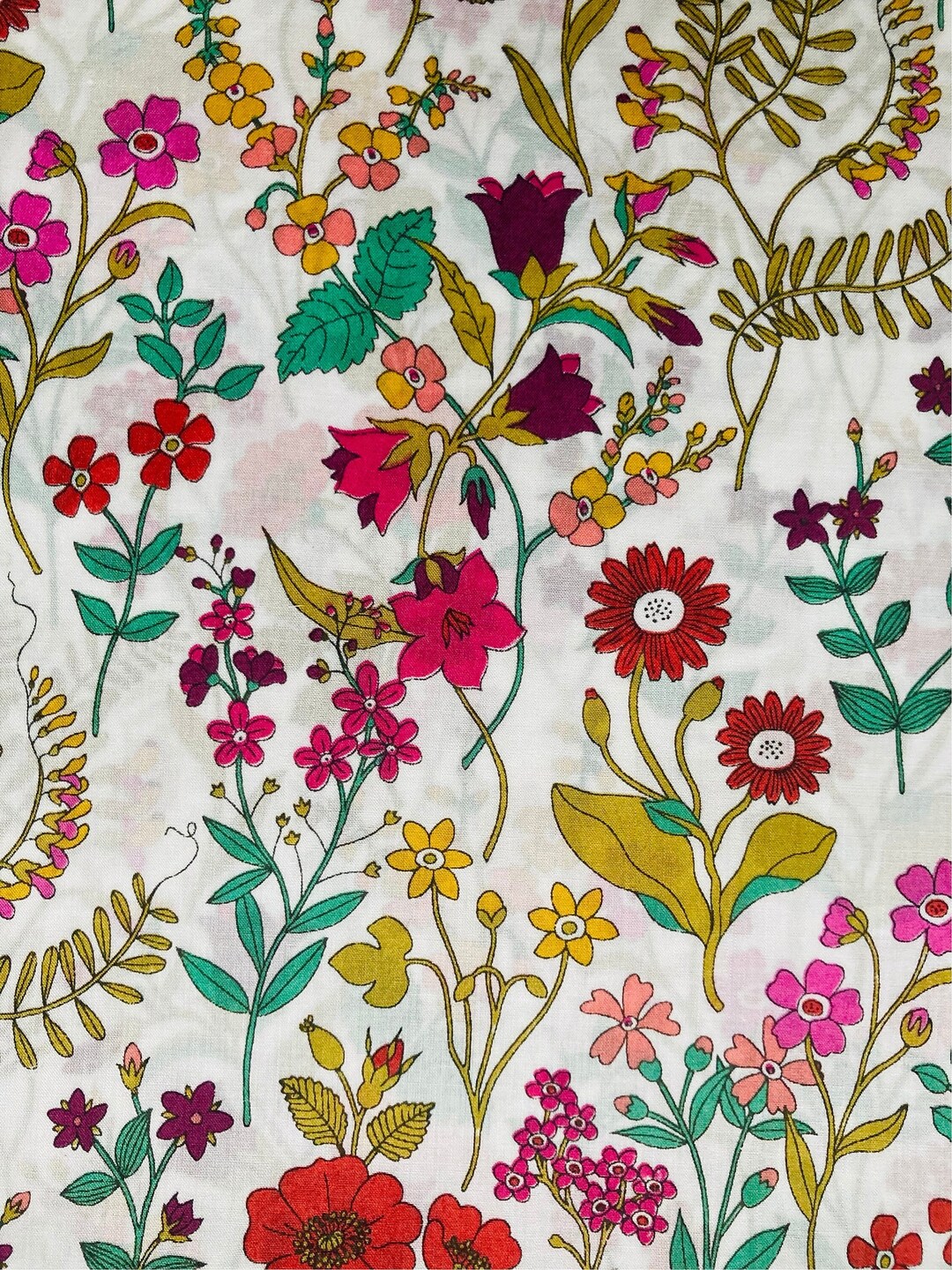 A Pretty Discontinued Red and Green Colour Way of Liberty Organic Tana ...