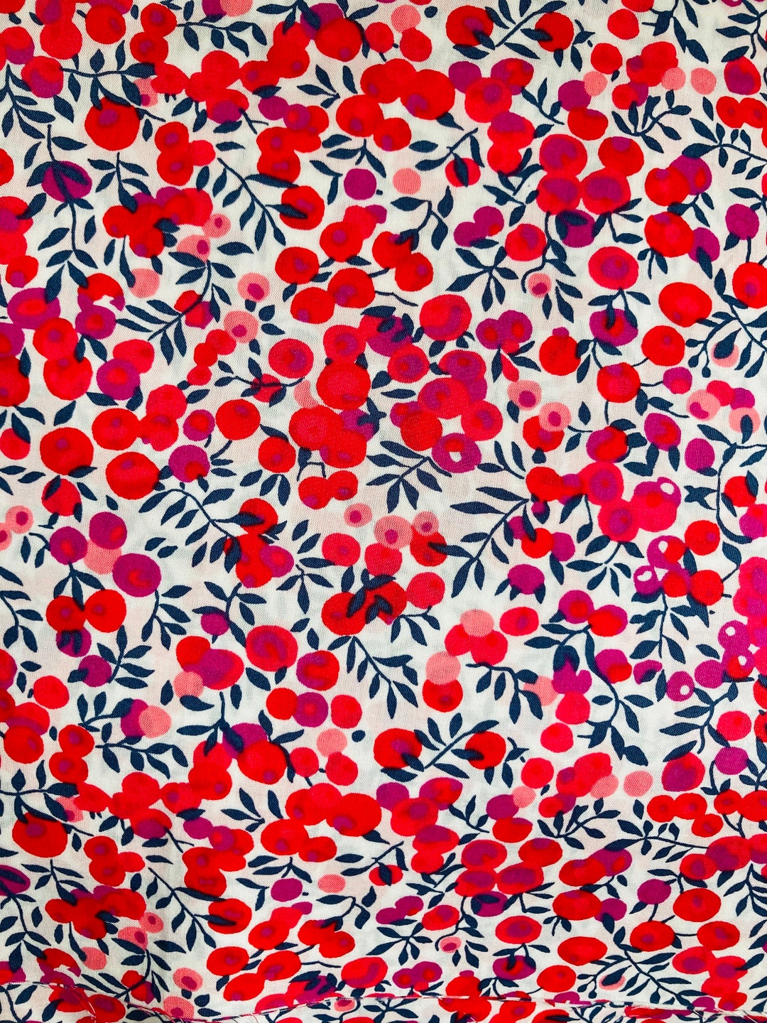 Discontinued Red and White Wiltshire Berry Liberty Tana Lawn 13”x 9” - Etsy
