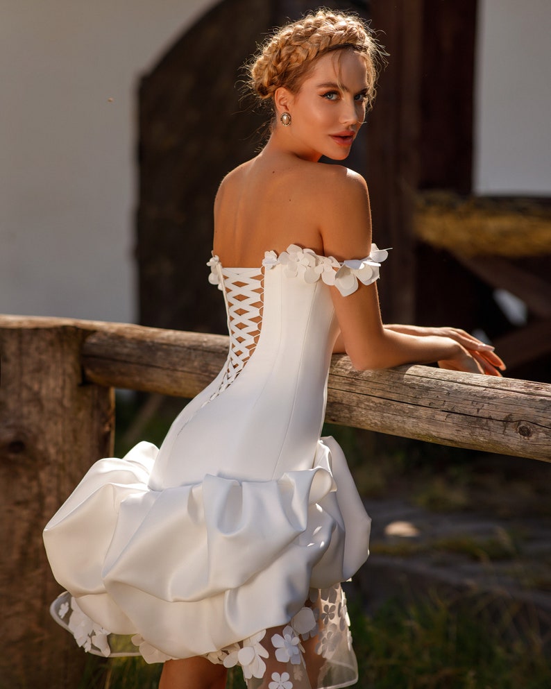 Handmade Flower Decorated off the Shoulder Sleeveless Lace up Back Midi ...