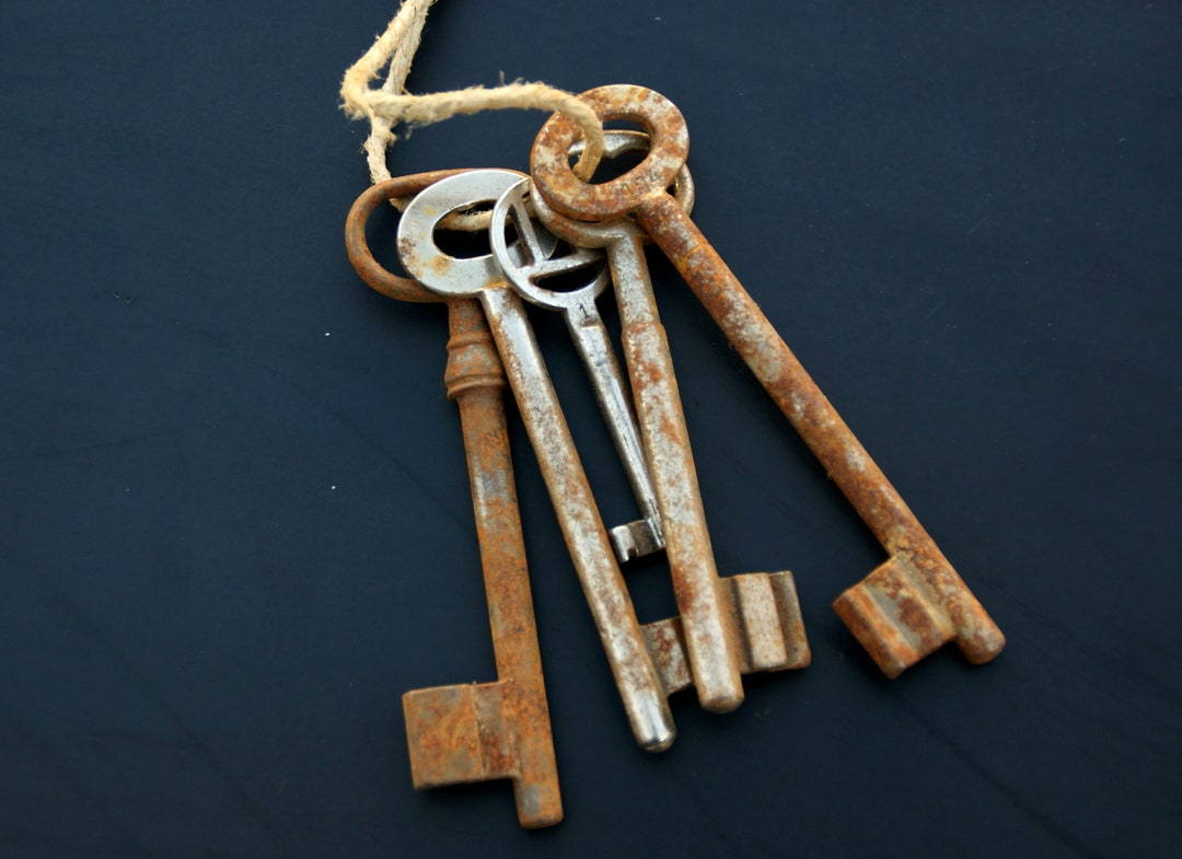 6 Old Keys, Rusty Keychain, Antique Key, Mixed Lot - Etsy
