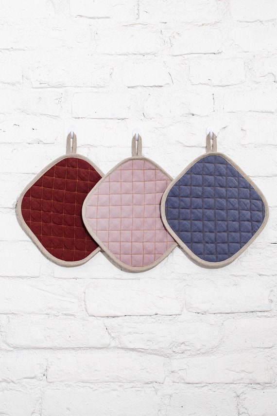 Linen pot holder with heat-resistant padding Quilted linen pot | Etsy