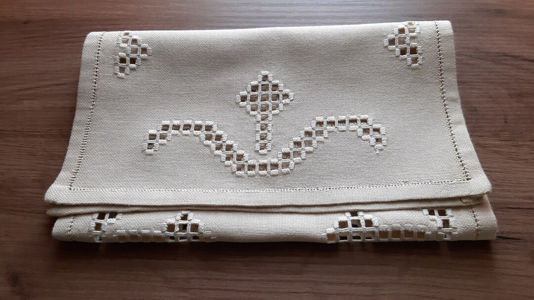 Norway Table Topper, Vintage Hardanger Embroidered Short Table Mat ...