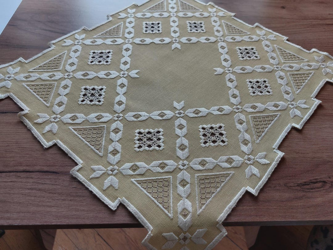 Vintage Hardanger Embroidered Table Mat, Scandinavian Linen (P2) - Etsy