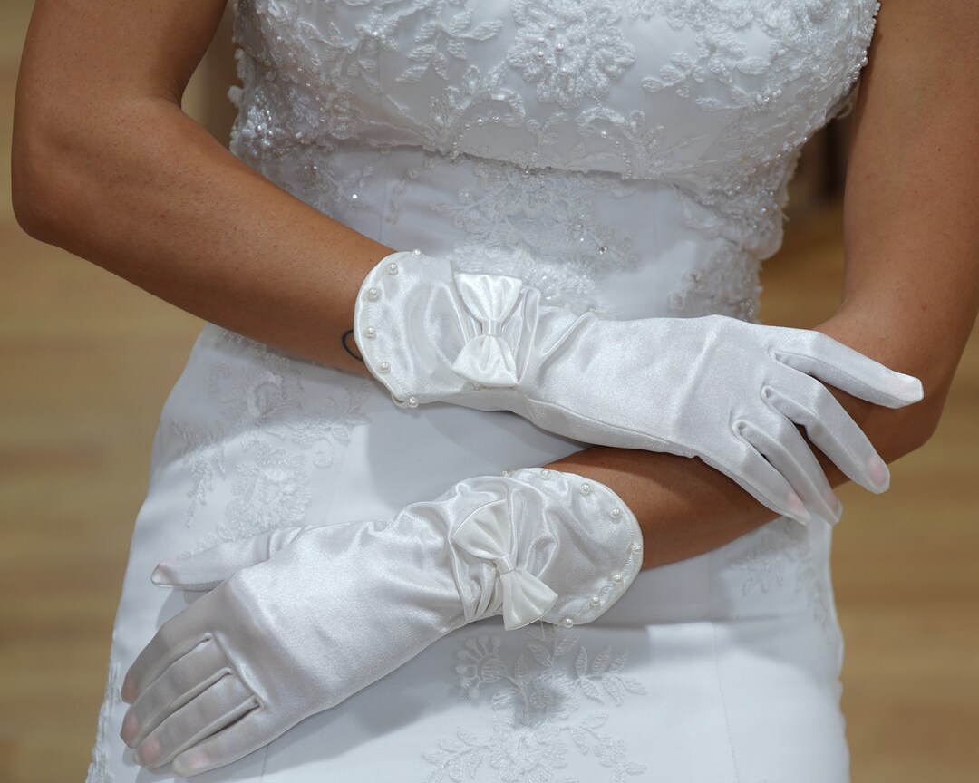 White Satin Wedding Gloves: Short Bridal Gloves With Pearls - Etsy