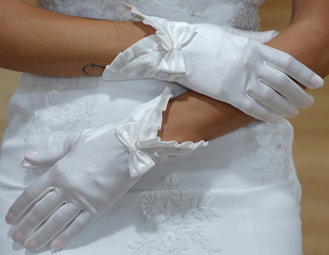 White Satin Wedding Gloves: Bridal Party Gloves With Bow - Etsy