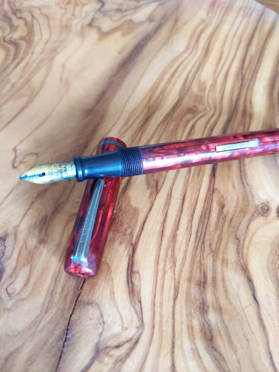 Vintage red majestic fountain pen | Etsy