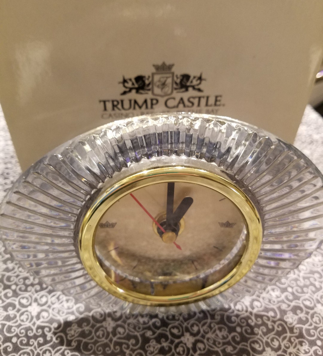 RELOJ de cristal de la firma TRUMP CASTLE - Etsy España