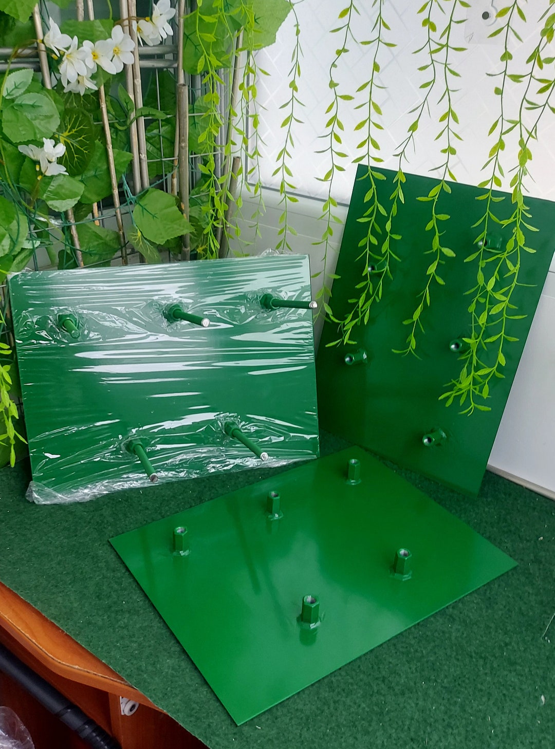 Free-standing Giant Flowers Metal Base Powder Coating, Giant Stem Base ...