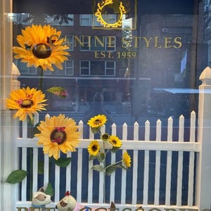 8free Standing Giant Sunflowers, Giant Self Standing Sunflower Display ...