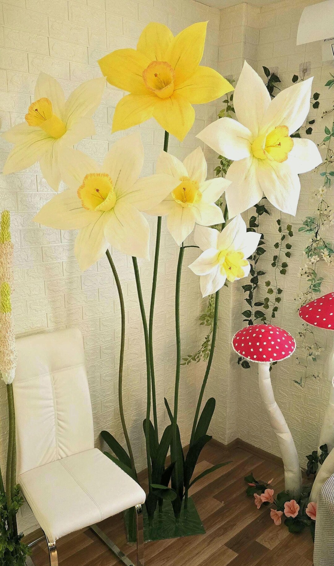 6 Giant Free Standing Daffodils, Alice in Wonderland, Wedding Spring ...