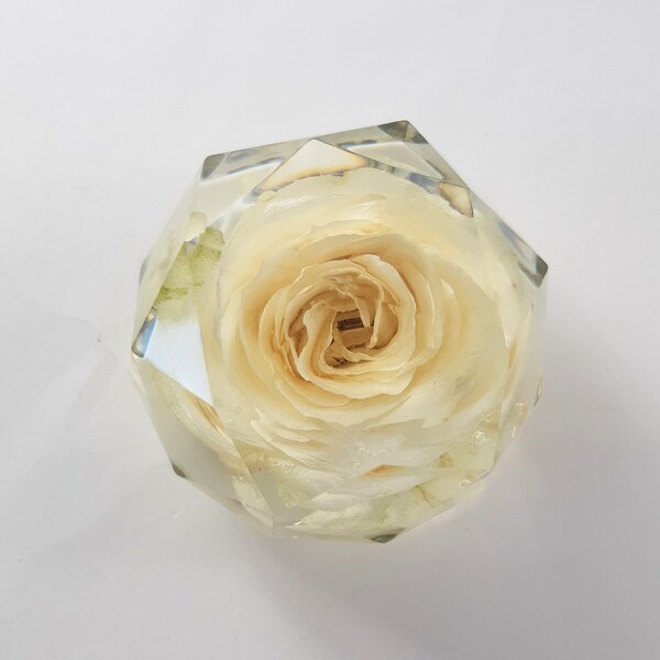 Real Flower in Resin - Etsy