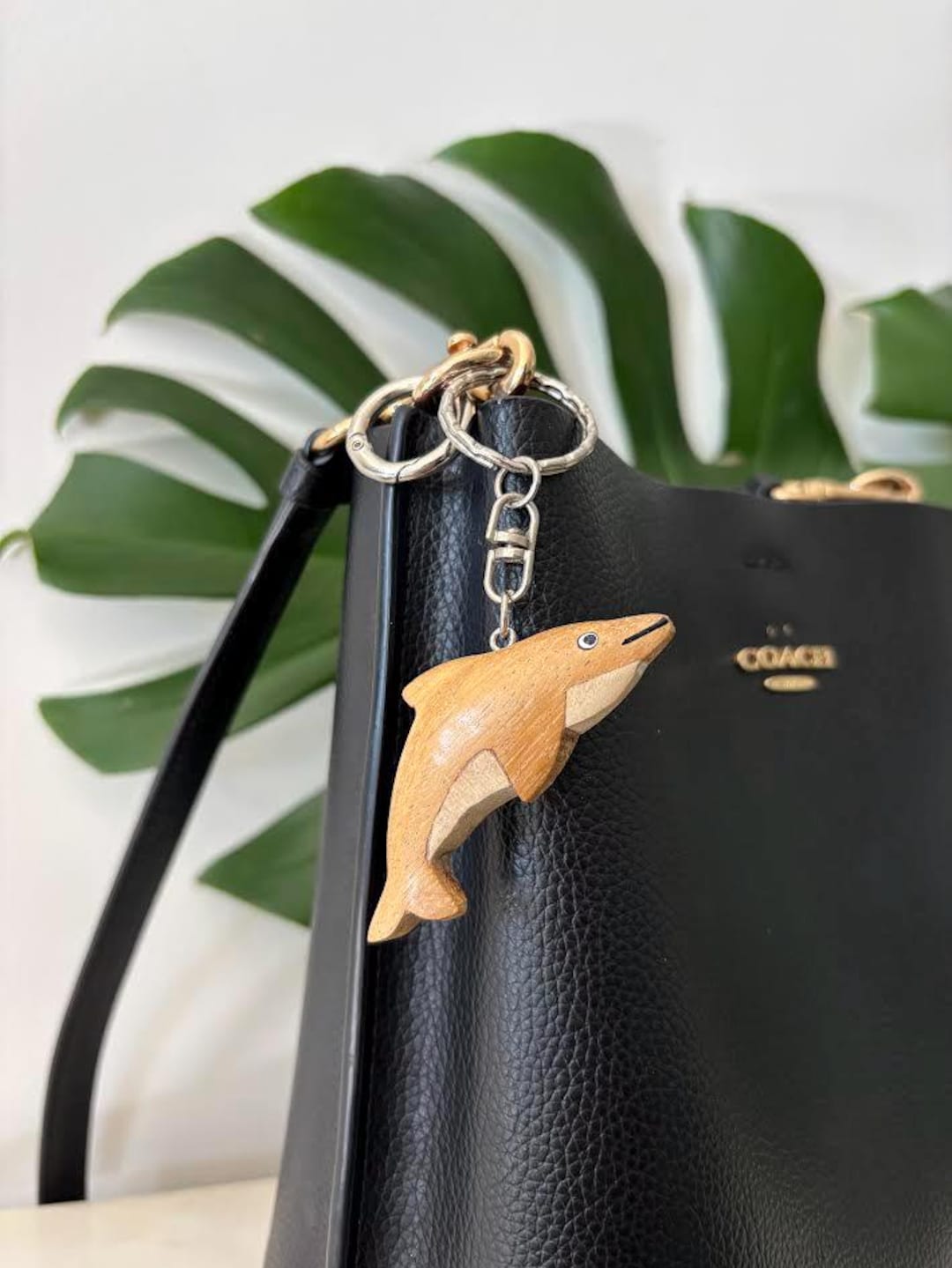 Hawaiian Wooden Dolphin Chain Wallet Purse Keychain Accessory Souvenir ...
