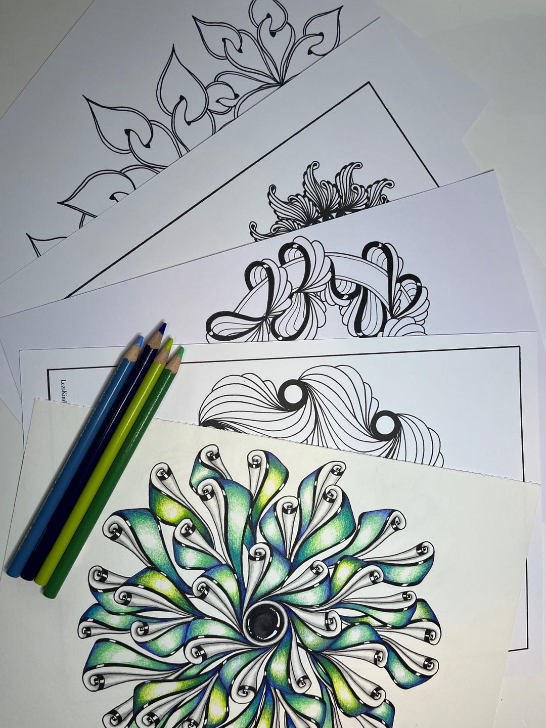 Zentangle Inspired Pages for Adults to Relax and Colour. 5 A4 ...