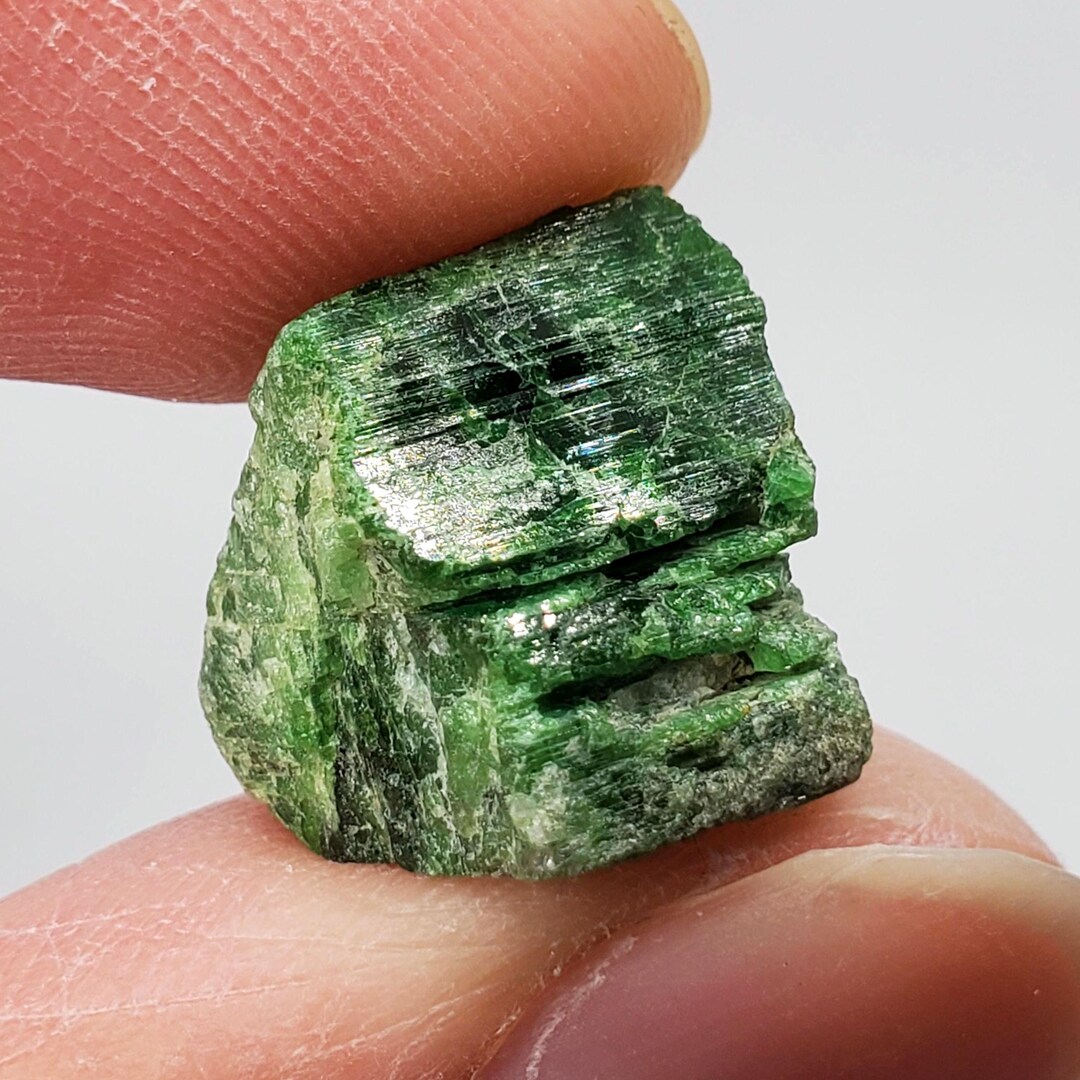 20.05ct Rare Chrome Diopside Crystal || Rich Chromium Deep Green Hue ...