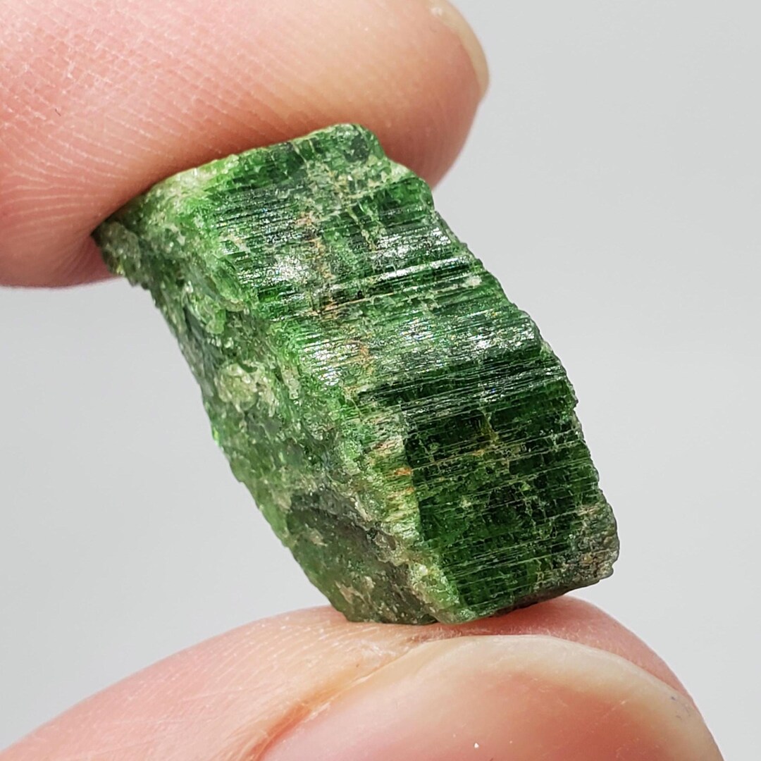 28.5ct Rare Chrome Diopside Crystal || Rich Chromium Deep Green Hue ...