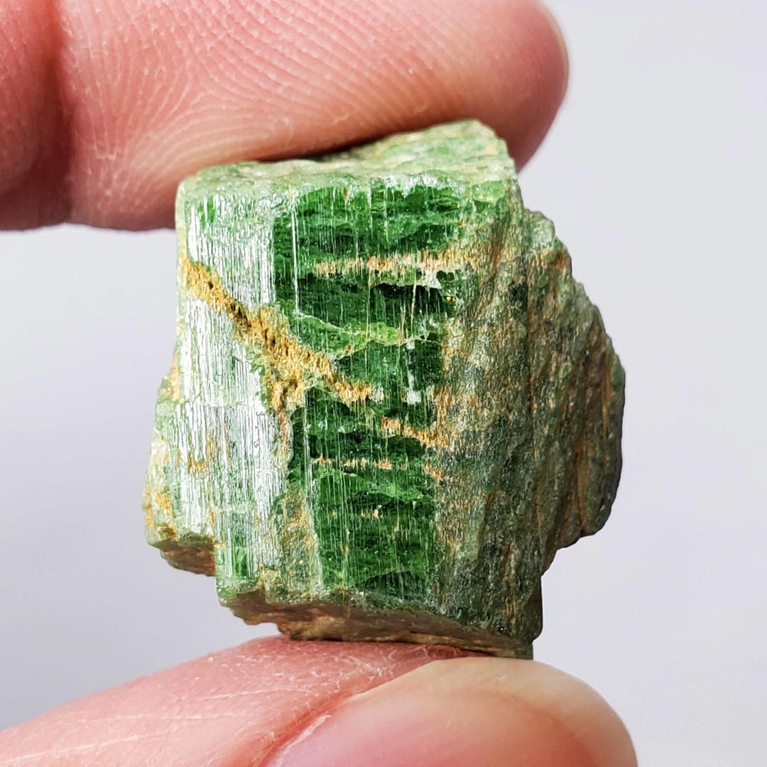 62.9ct Rare Chrome Diopside Crystal || Rich Chromium Deep Green Hue ...