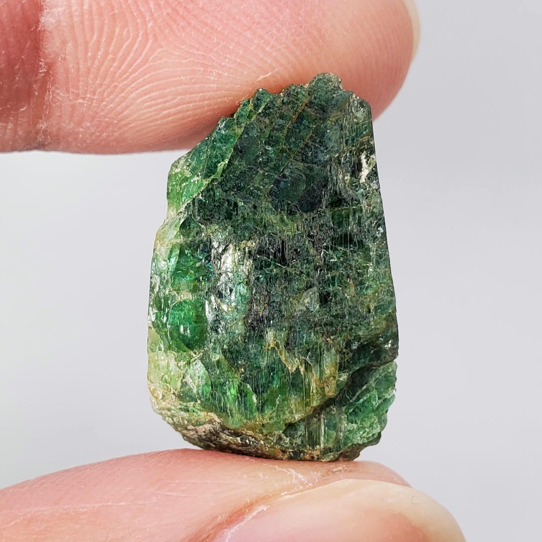 31.7ct Rare Chrome Diopside Crystal || Rich Chromium Deep Green Hue ...