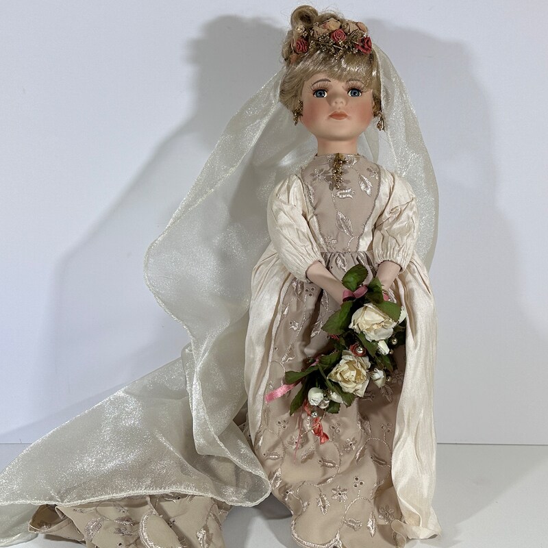Vintage Bride Doll - Etsy