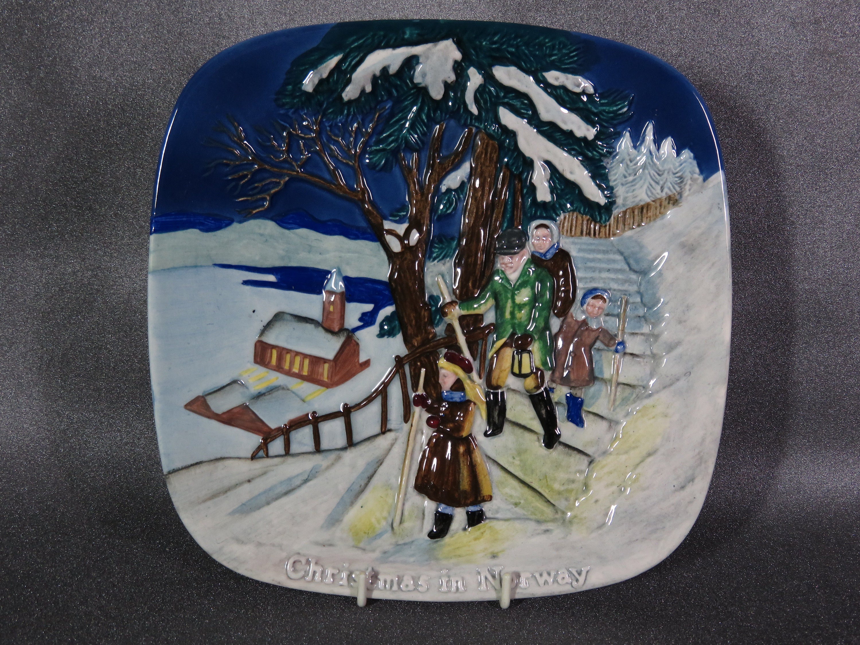 Vintage BESWICK Royal Doulton Group 1975 3D Display Plate - Etsy UK Vintage BESWICK Royal Doulton Group 1975 3D Display Plate - Etsy UK